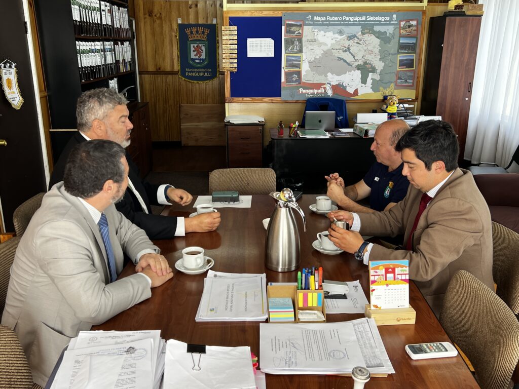 Alcalde Rodrigo Valdivia recibe al presidente nacional de los Juzgados ...